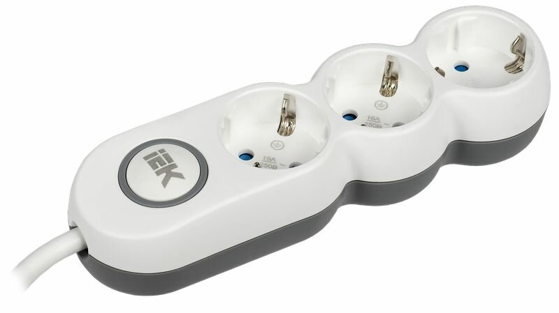 Удлинитель с выключателем 5 метров 3 розетки ПВС 3*1,5 IEK Uno