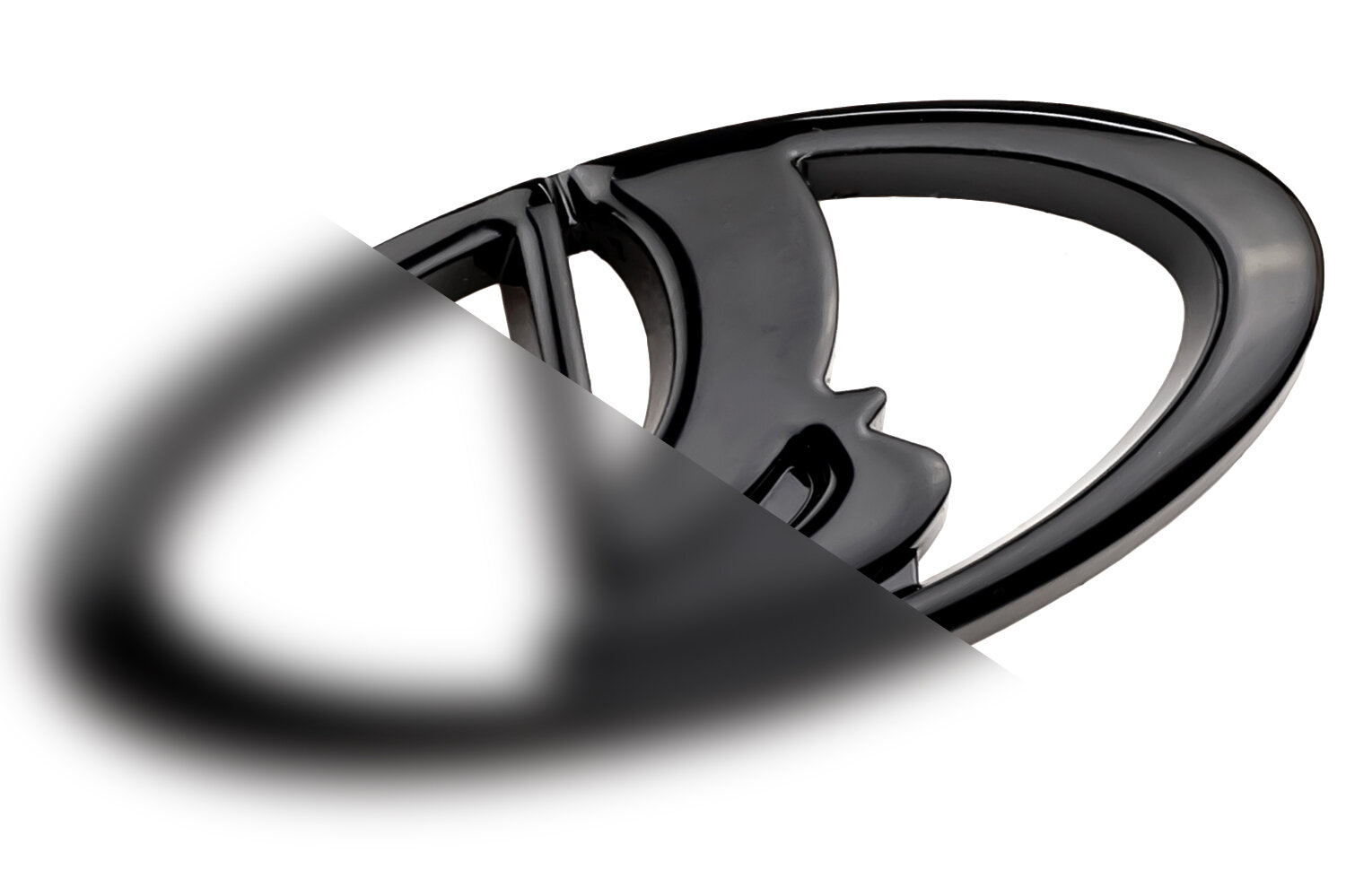 Шильдик Ладья черный лак со скотчем на руль нового образца для Лада Приора 2, Калина 2, Гранта