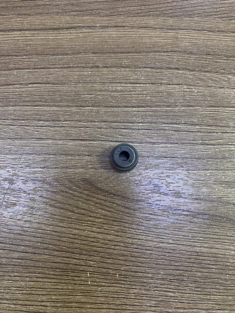 Сальник клапана впускного (производитель Япония) Geely Vision FC Emgrand 7 EC7 SC7 EC7 NEW (1.5 1.8) Atlas (2.0 2.4)