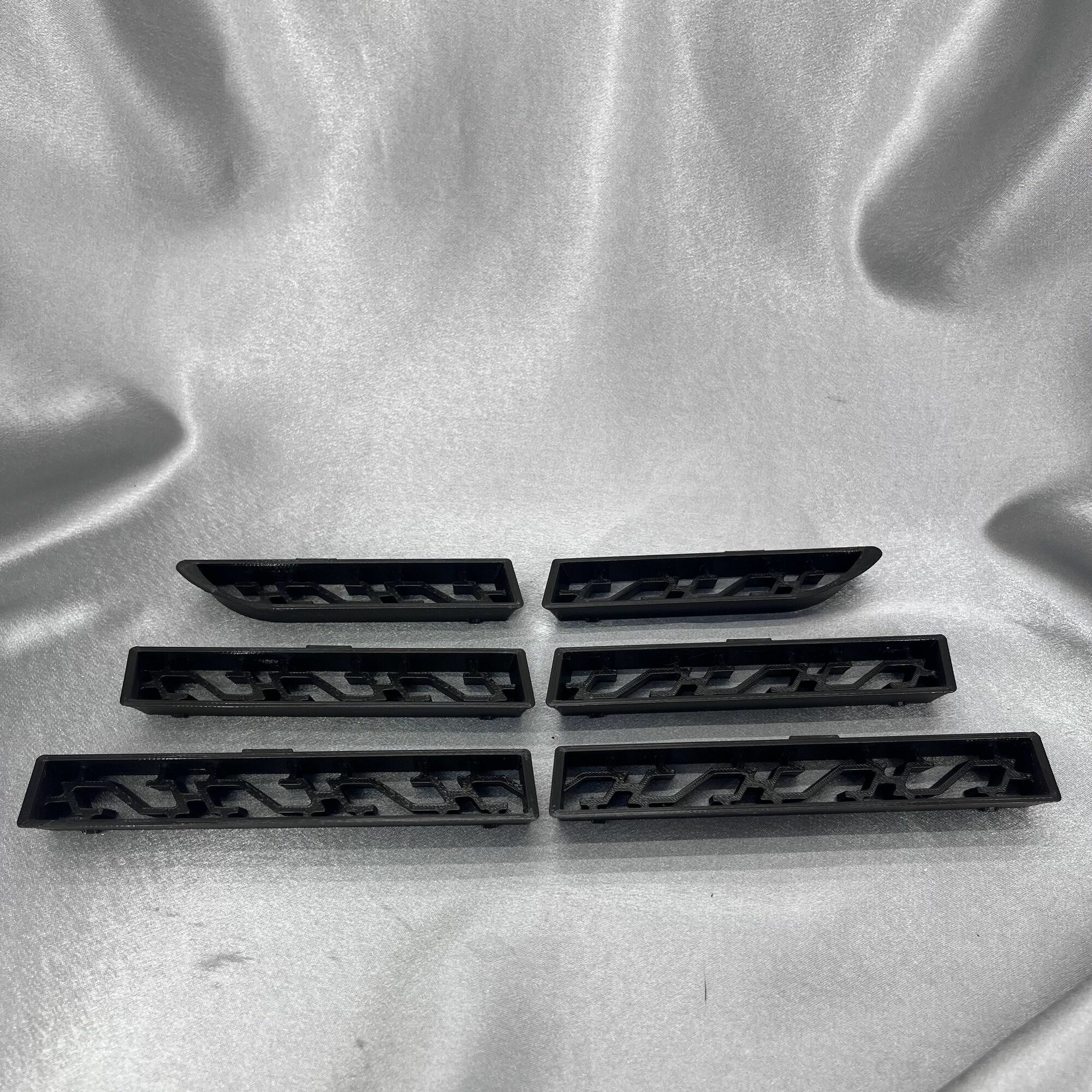 Вставки в решетку радиатора Geely Coolray Belgee X50