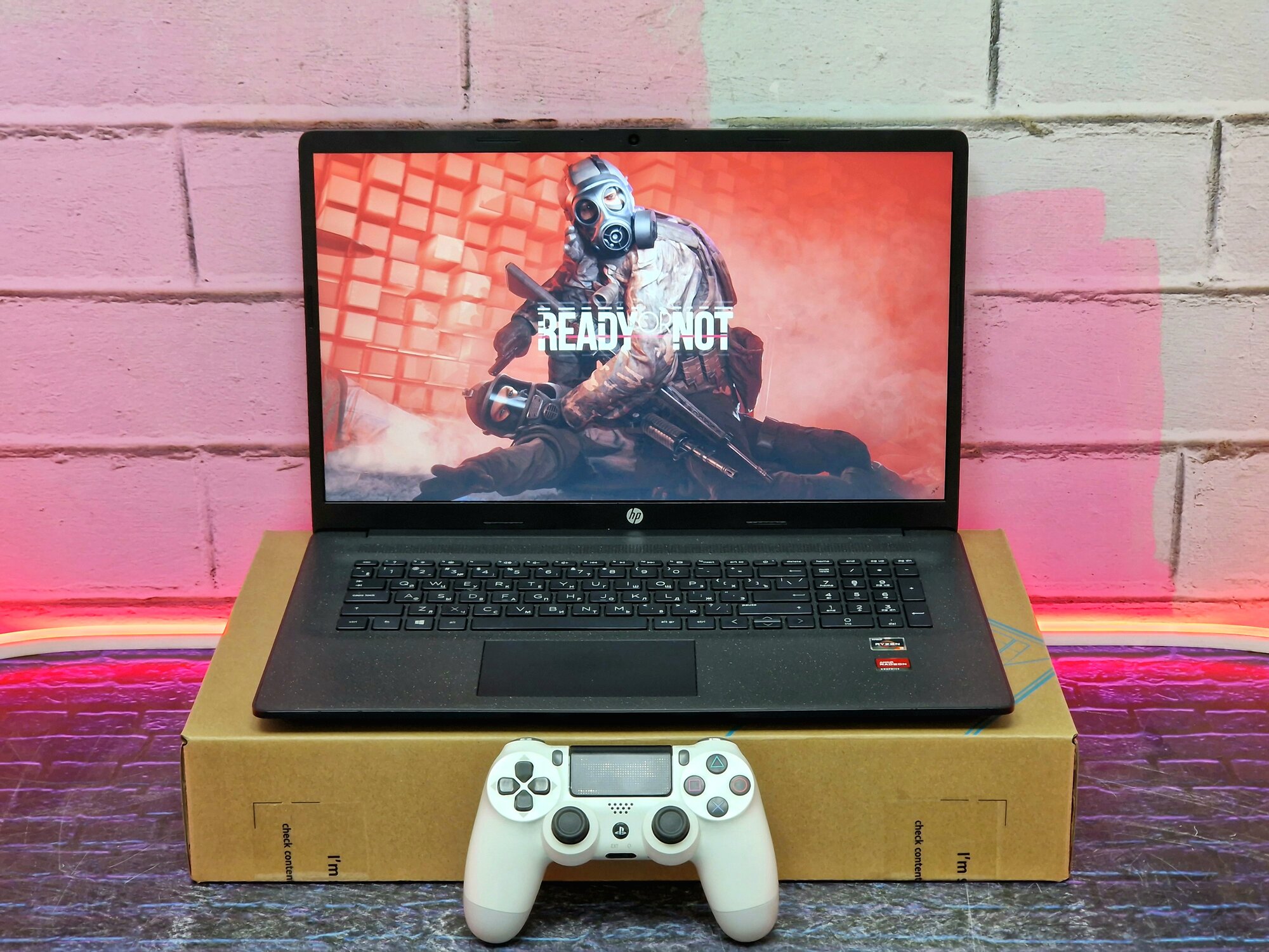 17.3" Ноутбук HP 17-CP0125UR, AMD Ryzen 3 3250u, DDR4 8 ГБ, SSD NVMe 256 ГБ, Radeon RX Vega 3, Win10Home, черный