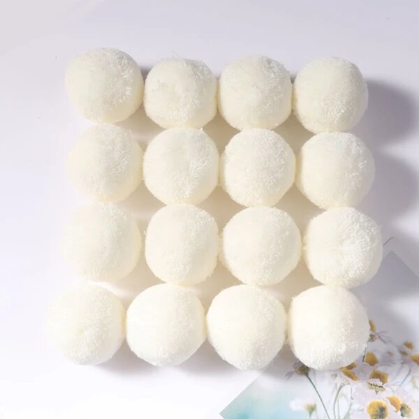 Белые помпоны Lucky Sewing 1.5-5 см 20mm 30pcs