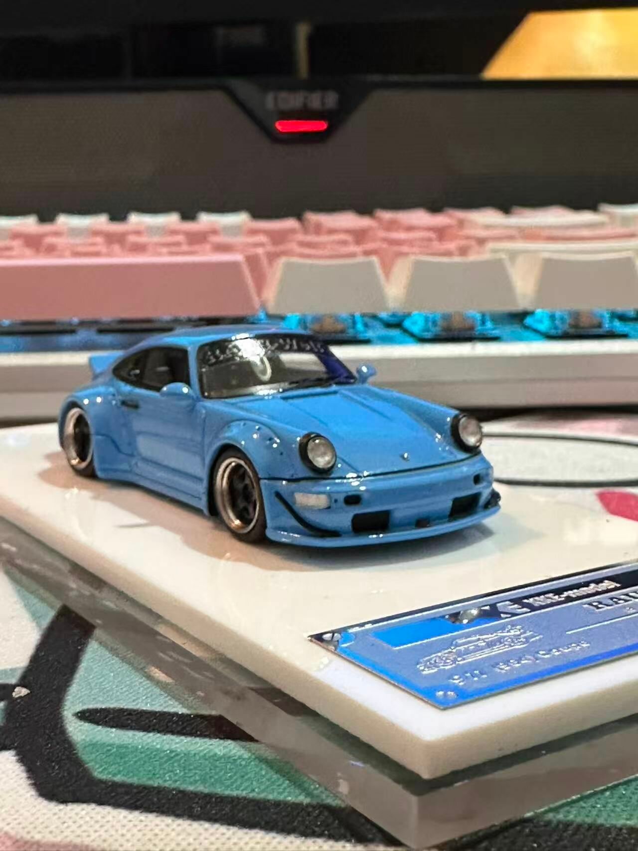 Машинка XKE Model 1:64 Porsche 911 964 RWB Coupe Высококачественные автомобильные модели из смолы