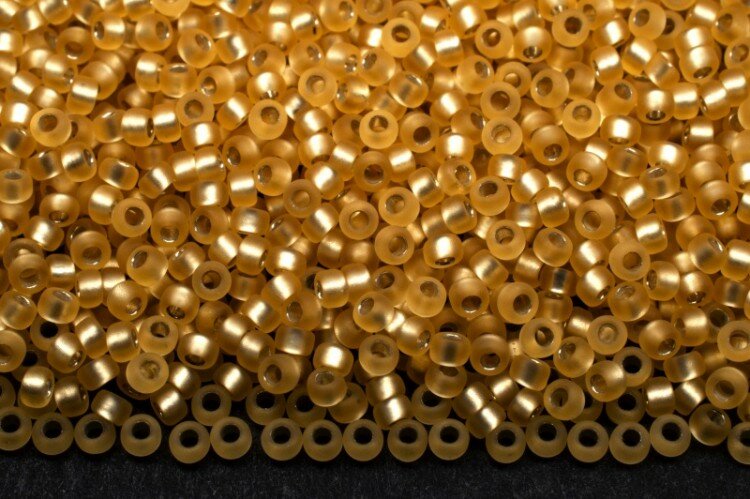 Бисер японский MIYUKI круглый 15/0 #1902 золотой полуматовый, серебряная линия внутри, 10 грамм