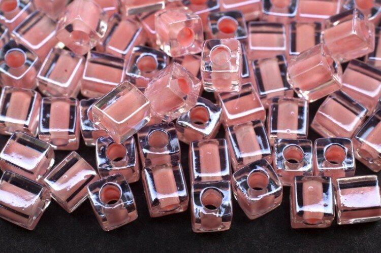 Бисер японский Miyuki Cube кубический 4мм #0204 коралловый/хрусталь, окрашенный изнутри, 10 грамм