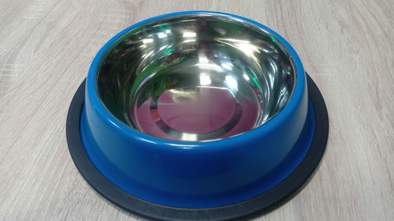 Миска нескользящая синяя 900 мл