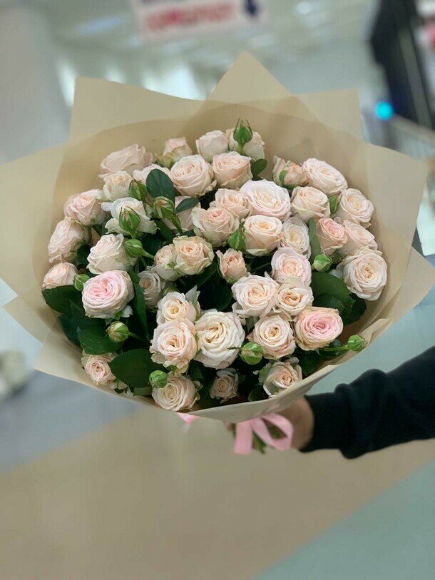 Букет Well Flowers, круглый, из кустовой розы, 19 цветов, высота 40 см, букет свежих цветов
