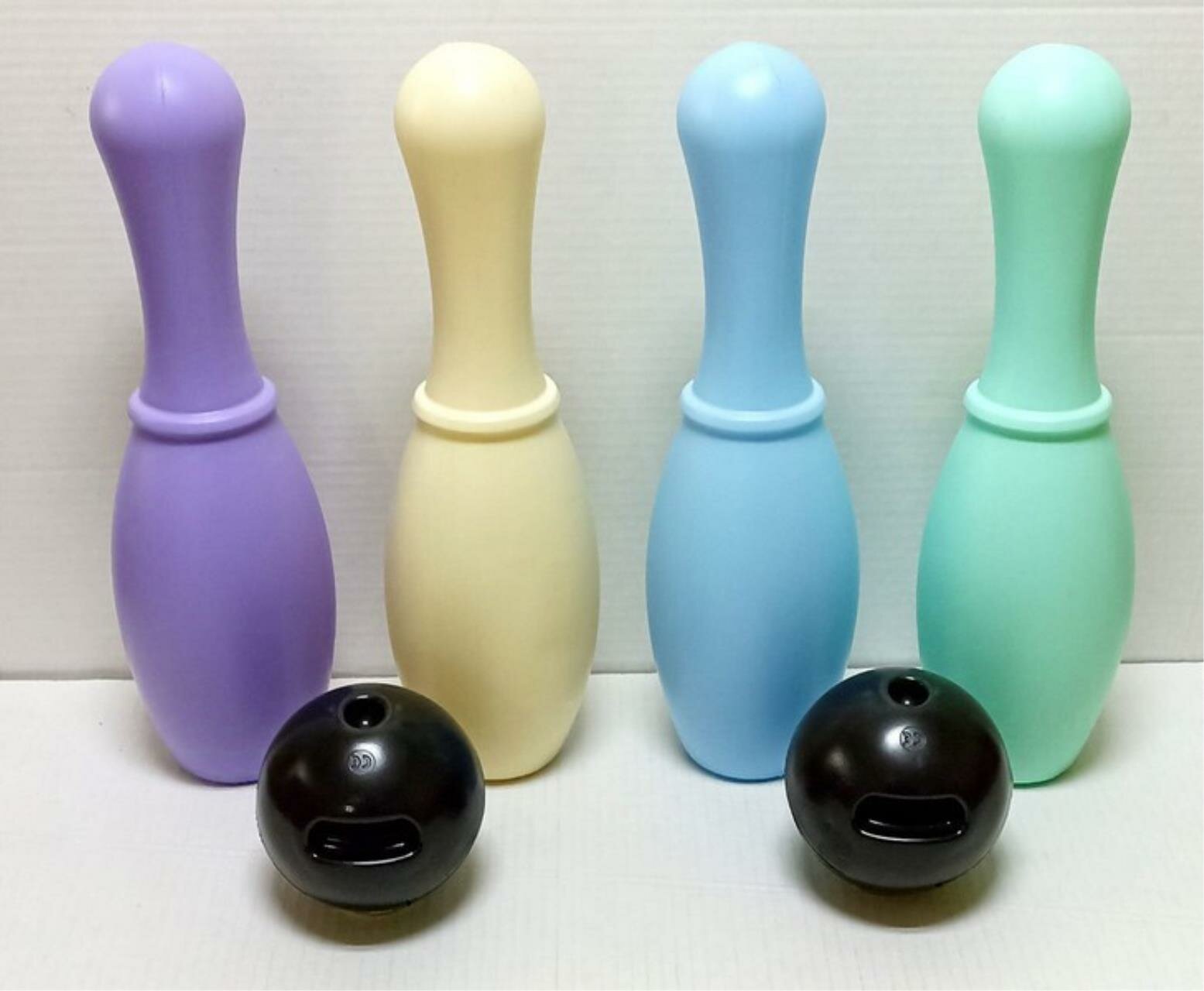 Набор "Боулинг" 34 см 4 кегли +2 шара, в сетке 45x20x20 см