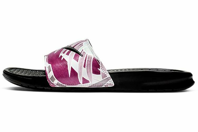 Шлёпанцы Nike Benassi