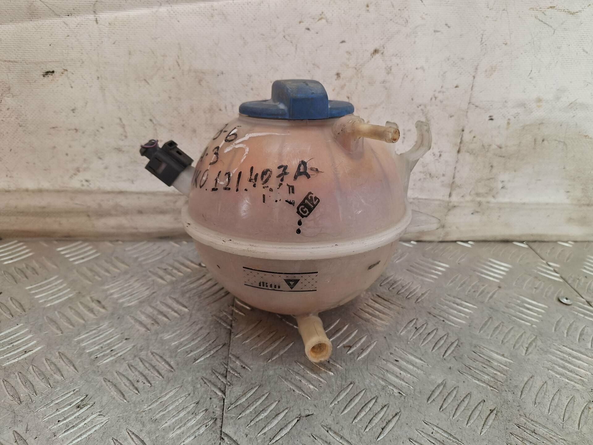 Бачок расширительный Audi A3 8P рест. 2008 1K0121407A