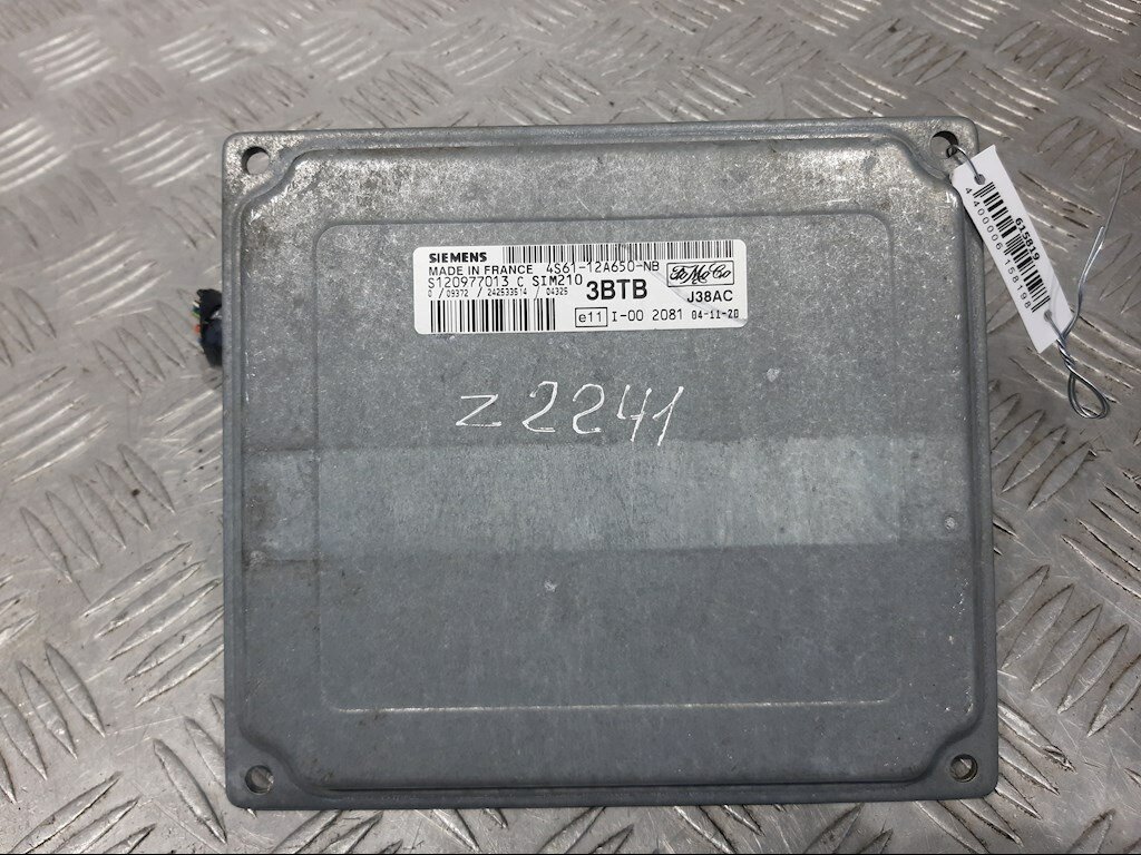 Блок управления двигателем Mazda 2 DE Y6Y318881 арт. 615819