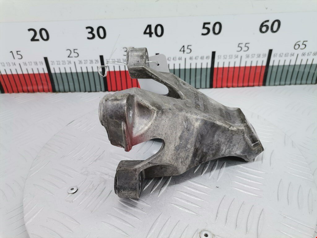 Кронштейн (крепление лапа) двигателя Audi A6 C6 8E0199307AB арт. 1611468