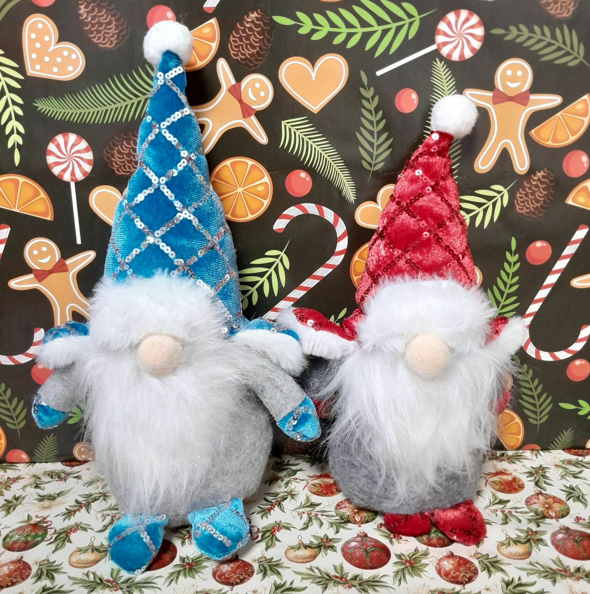 Набор игрушек" Гномы новогодние", ткань, пайетки, цвета красный и голубой, 2 штуки