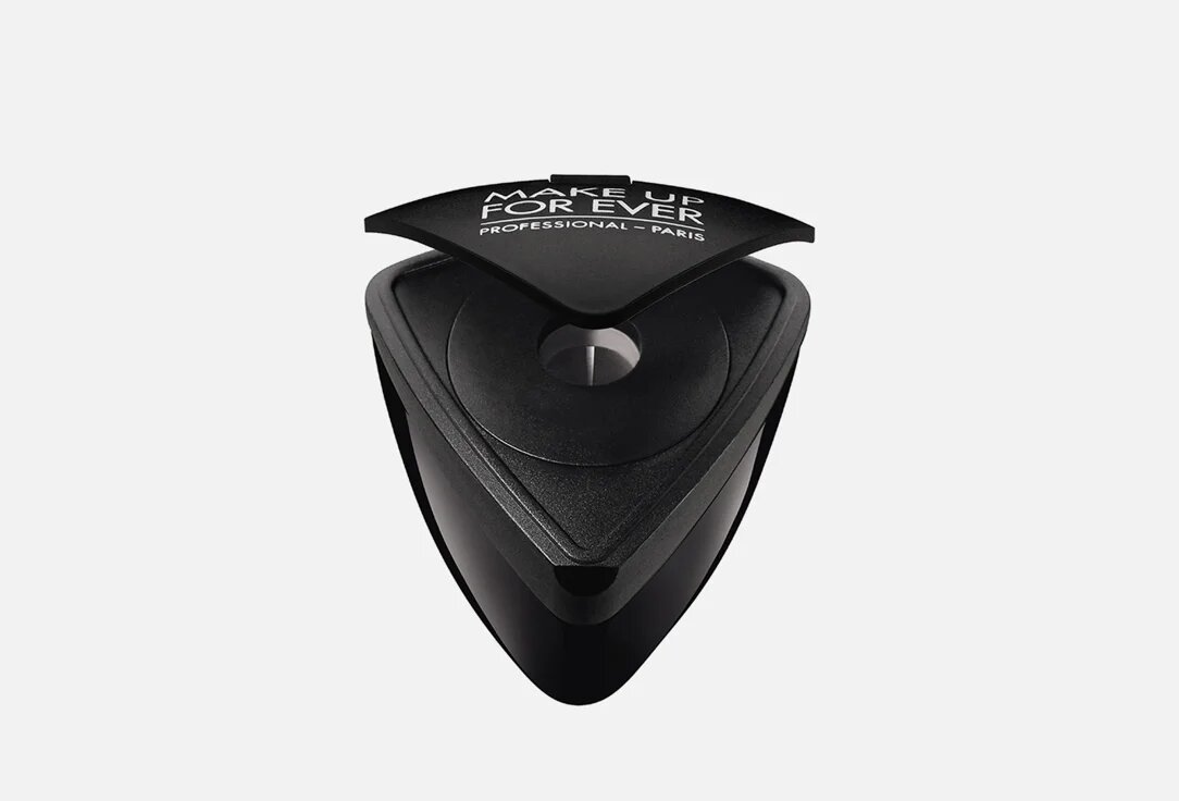 Точилка Make Up For Ever Sharpener Pencil, обладает очень острым лезвием