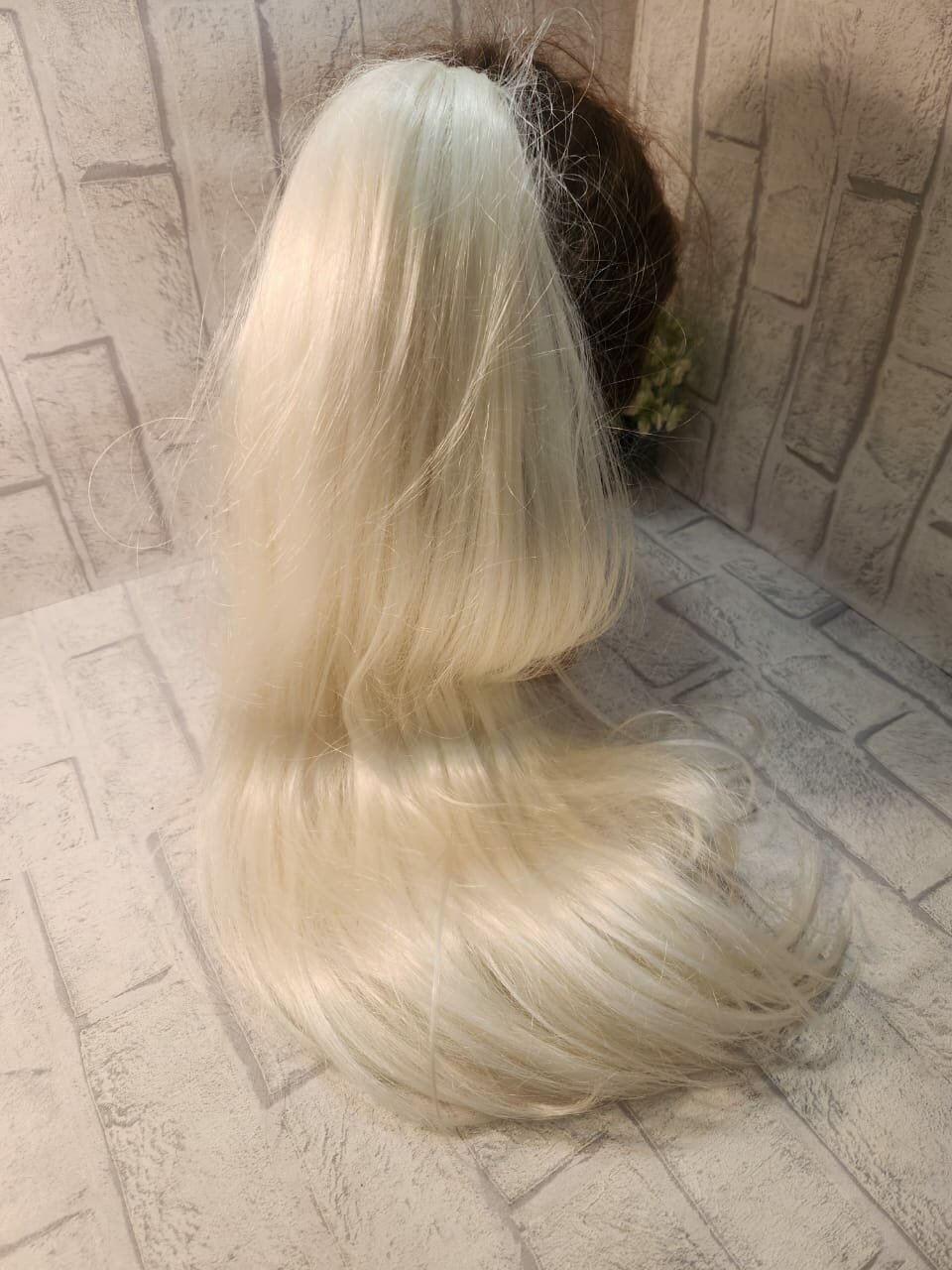 Хвост-шиньон VIP-PARIK, искусственный, термостойкий, крепление на крабе, цвет Супер-Блонд