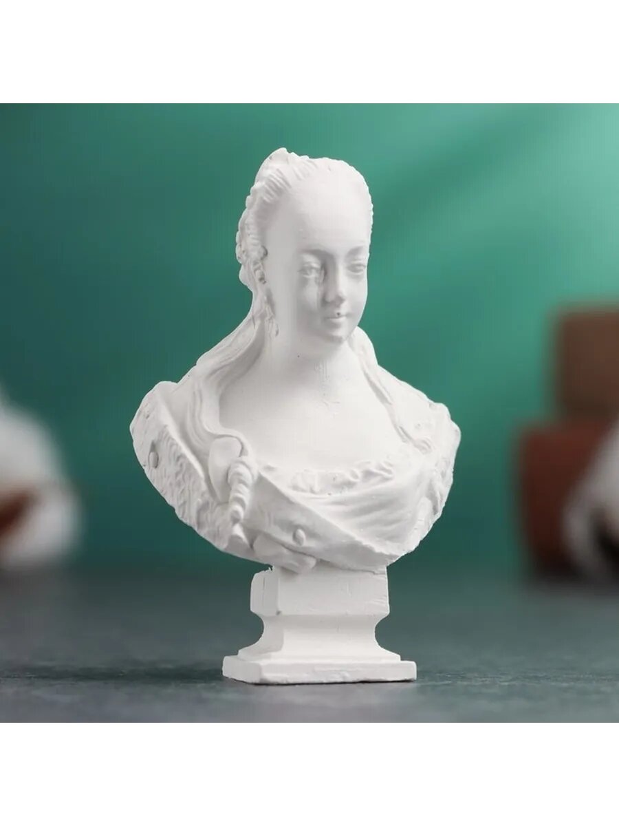 Коллекция исторических бюстов российских правителей