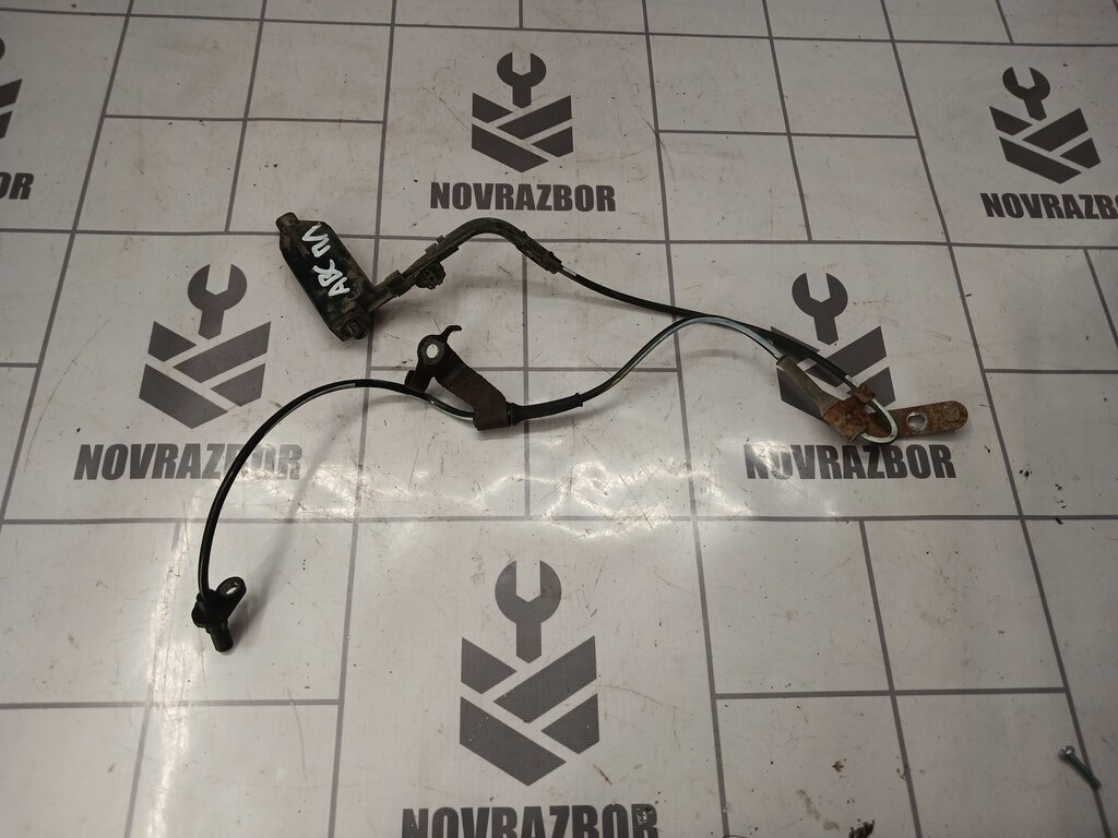 Датчик ABS передний левый Faw Besturn B50 2009-2016