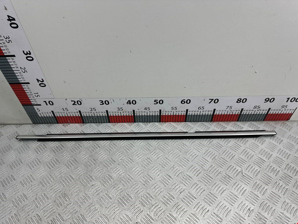 Накладка (молдинг) двери задней левой Volkswagen Tiguan 1 5N0839475D арт. 2261031