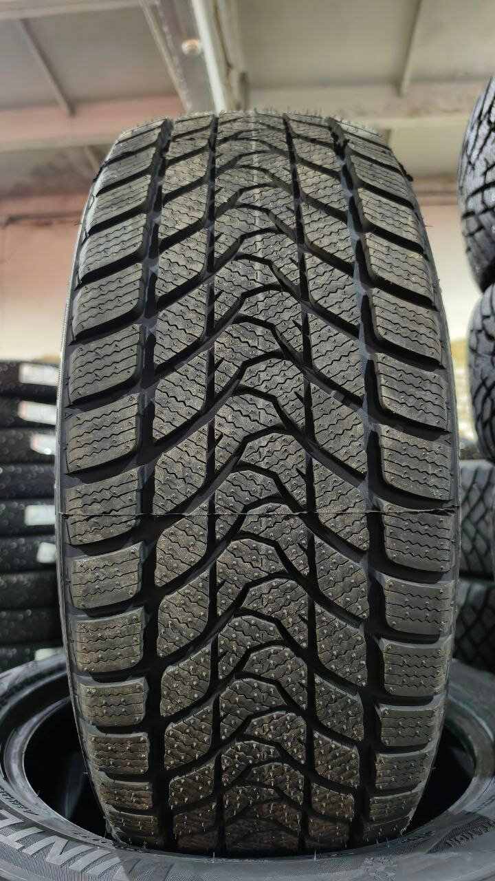 235/50R19 Delinte Winter WD1 99H (2026 год) нешипованные, Китай