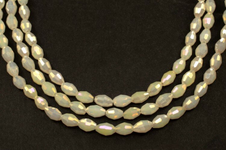 Бусина стеклянная граненая овальная 6х4мм, цвет кремовый, гальваническое покрытие, 547-005, 1 нить (около 36см, около 60шт)