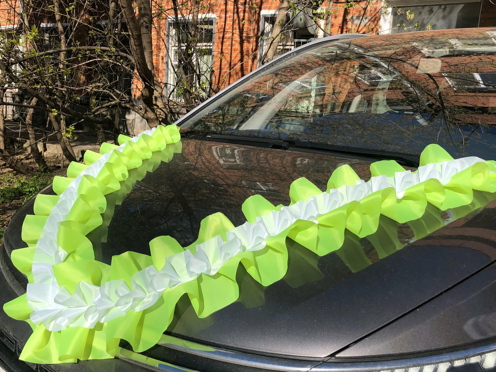 Лента-рюшь для свадебного авто "Волна", салатово-белый