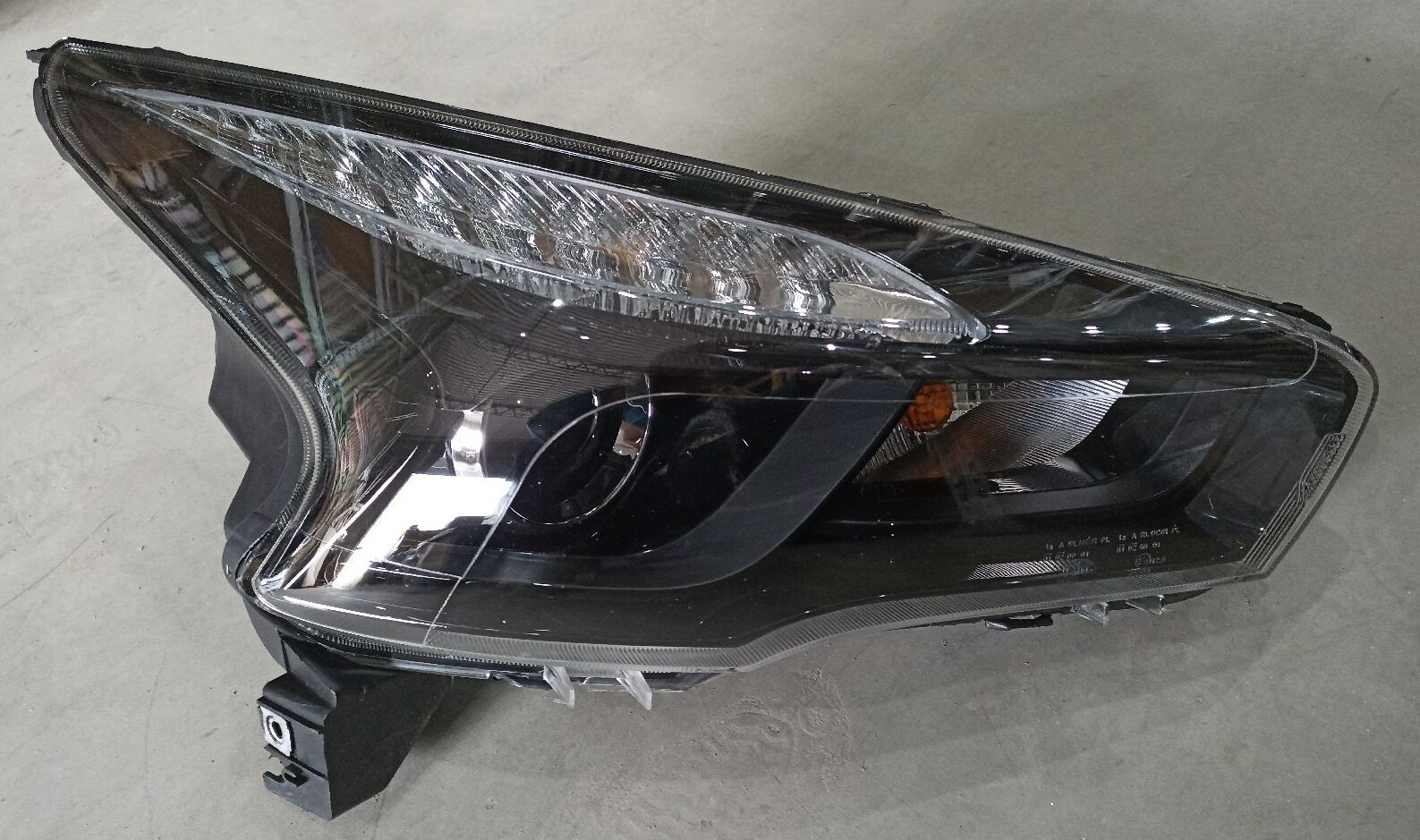 Фара правая Chery Tiggo 7 [2.0 16V CVT внедорожник] 605000073AA