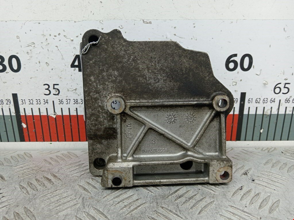 Кронштейн кондиционера Citroen C4 1 6453KG арт. 2095555