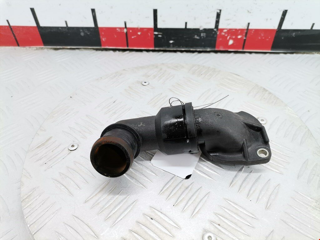 Корпус термостата Volkswagen Golf 3 037121121A арт. 1598802