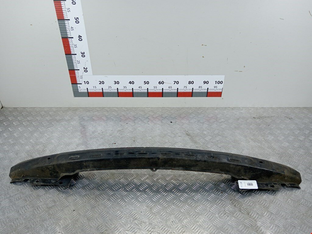 Усилитель бампера передний Volkswagen Golf 4 1J0805551E арт. 1927249