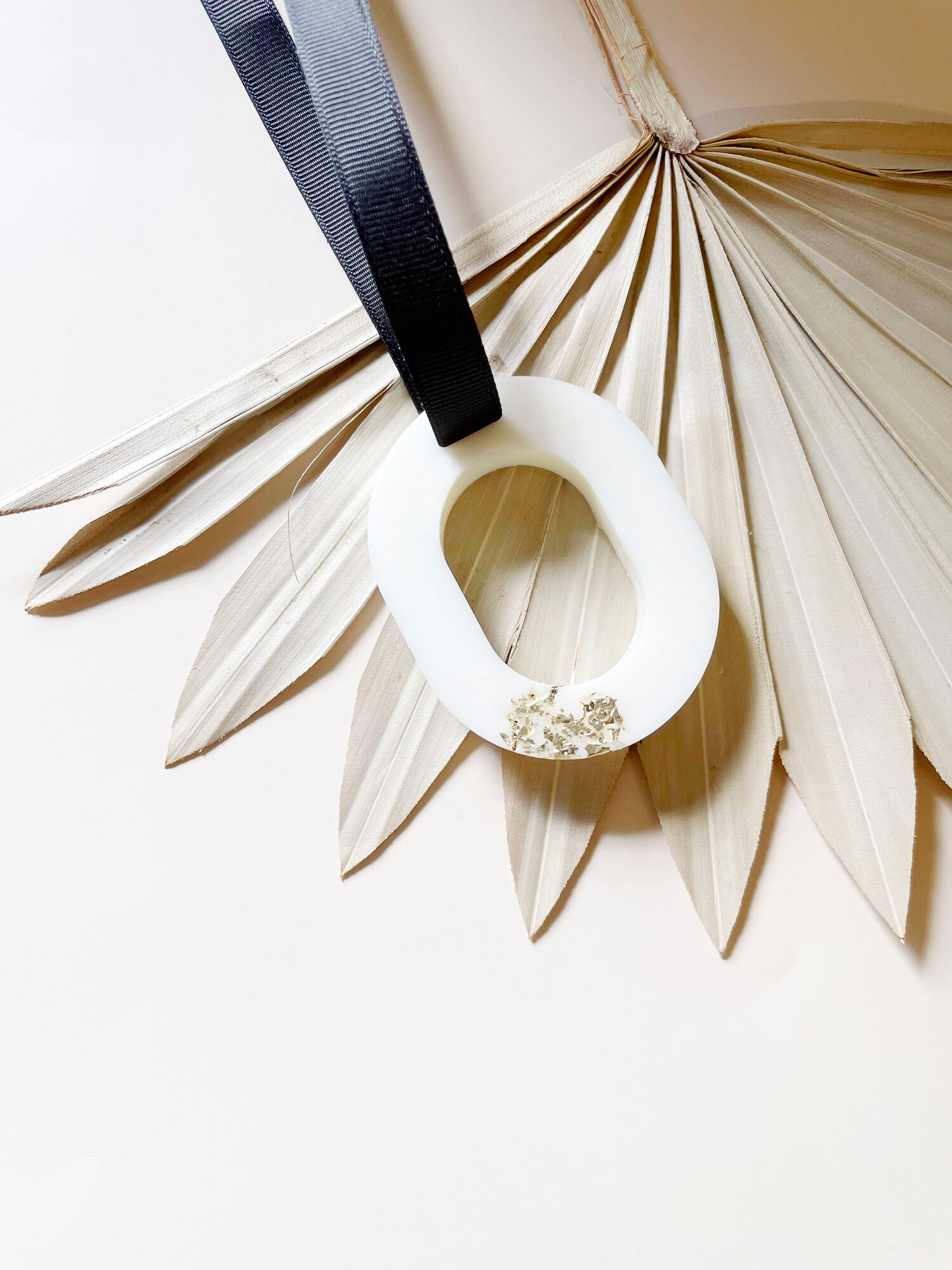 Саше ароматическое для белья RINARO " Мята и зеленый чай ", натуральное саше для шкафа из соевого воска