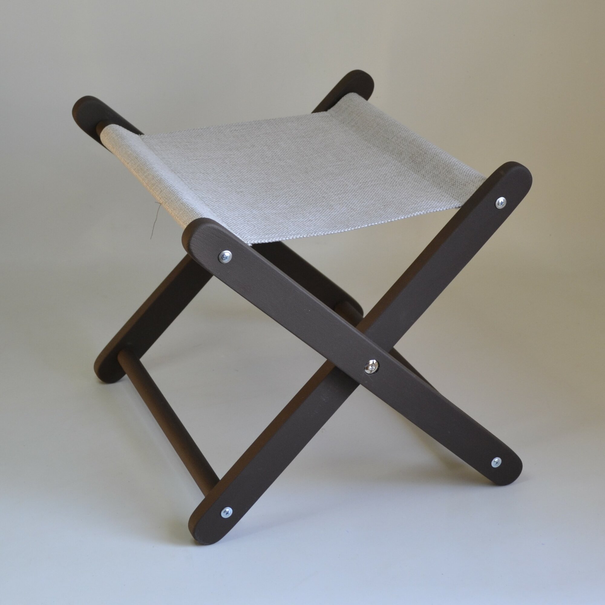 Подставка для сумок из рогожки бело-серый беж с деревянной основой горький шоколад