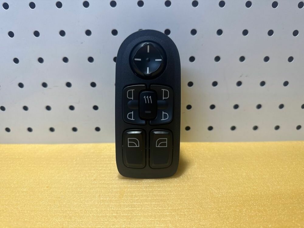 Блок управления стеклоподъемниками левый ДАФ ХФ105 Daf Xf105