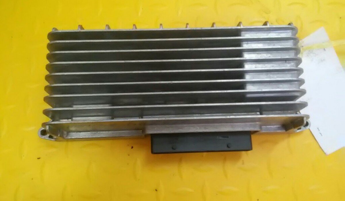 Усилитель акустической системы A4 (B8) Audi 8T0035223AB