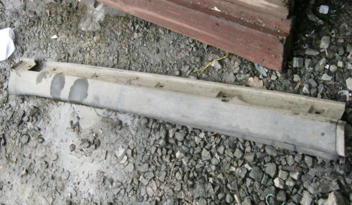 Накладка на порог (наружная) W164 M-klasse (ML) Mercedes-Benz A1646900140