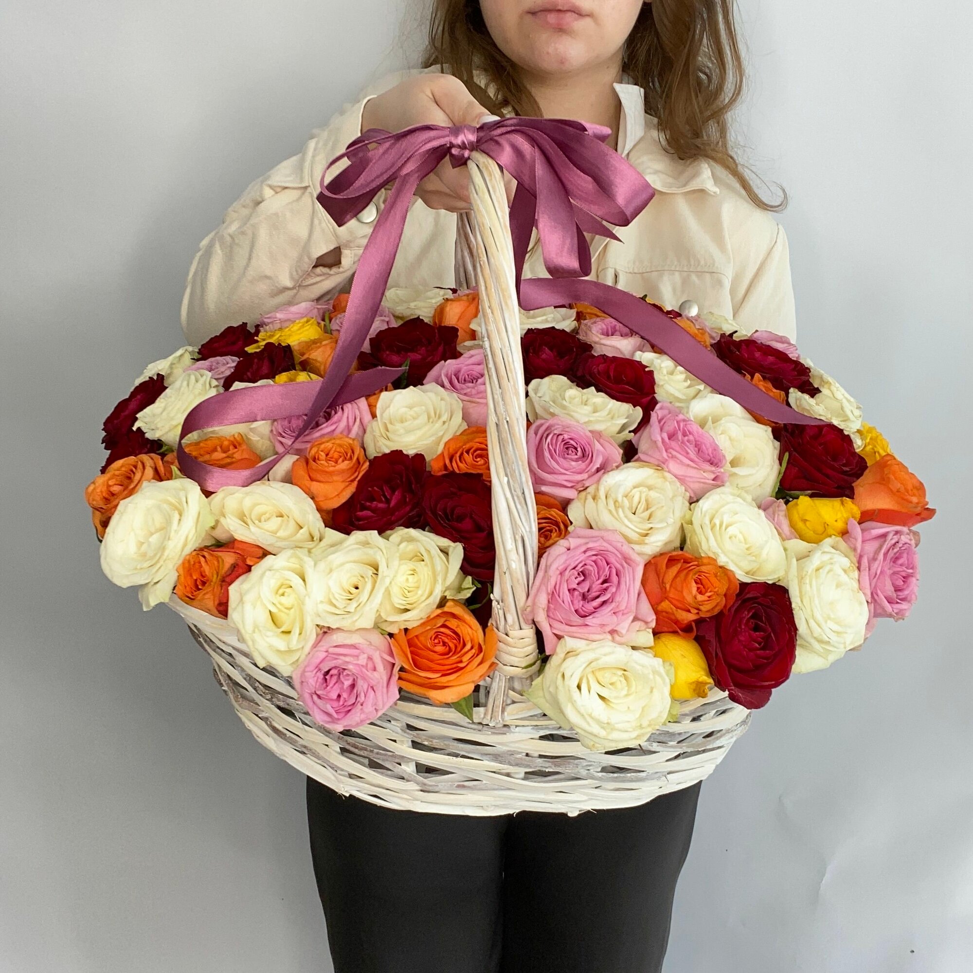 Корзина с розами