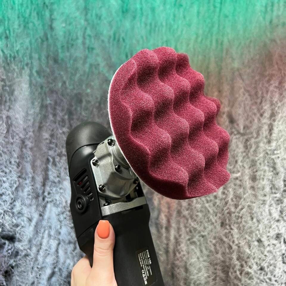 Полировальный круг поролоновый рельефный твердый 150 мм бордовый SAVECAR Heavy Cut foam pad Red