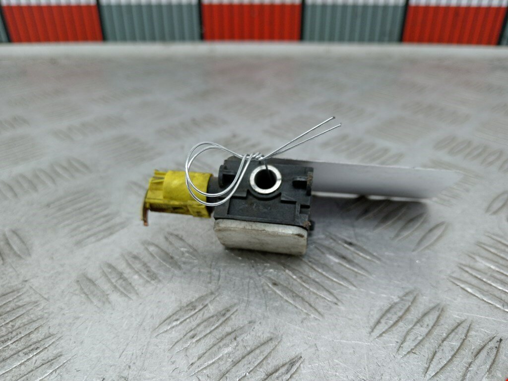 Датчик удара Mercedes ML-Class (W164) A0038202926 арт. 2228259