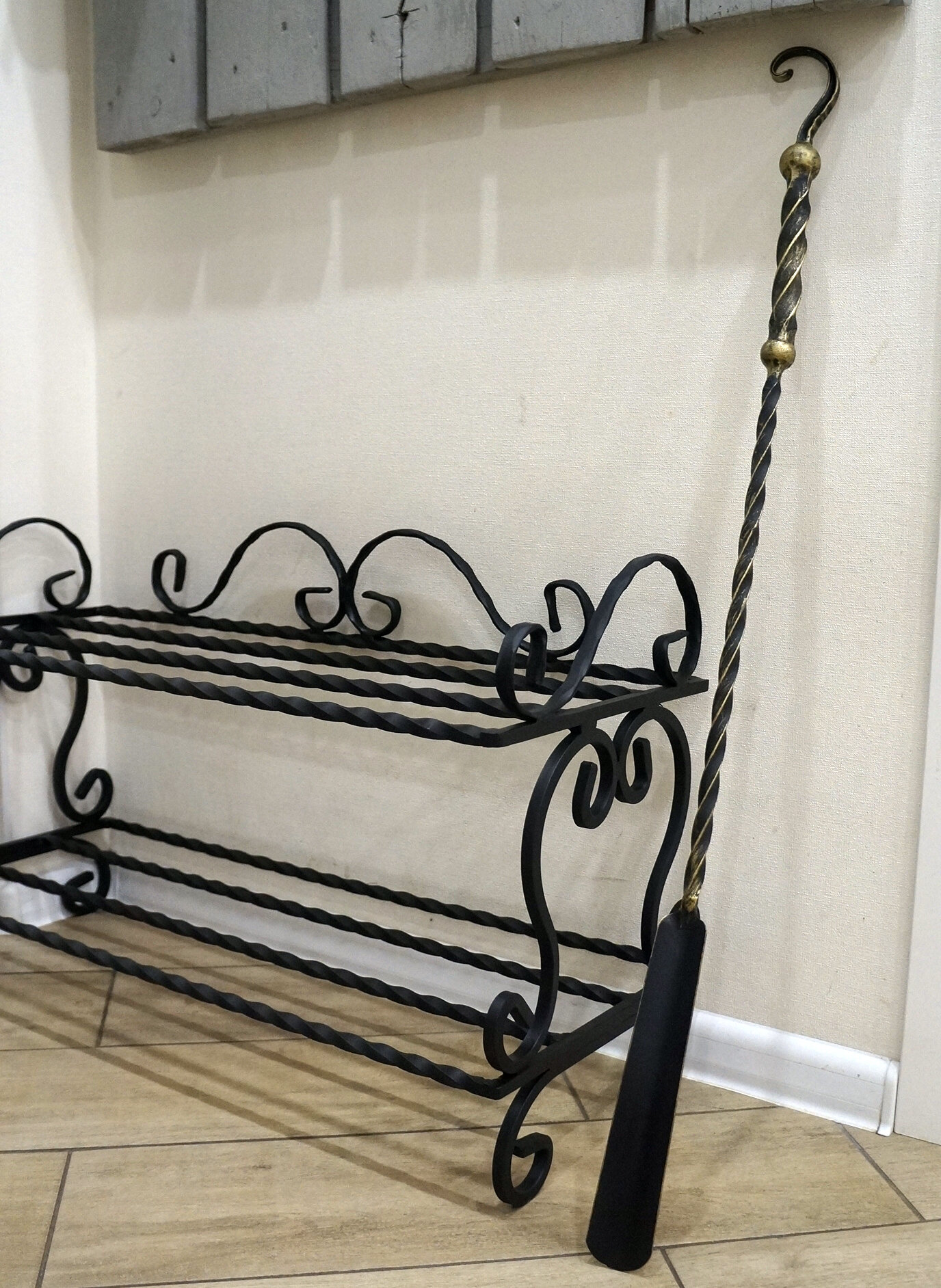 Обувница кованая