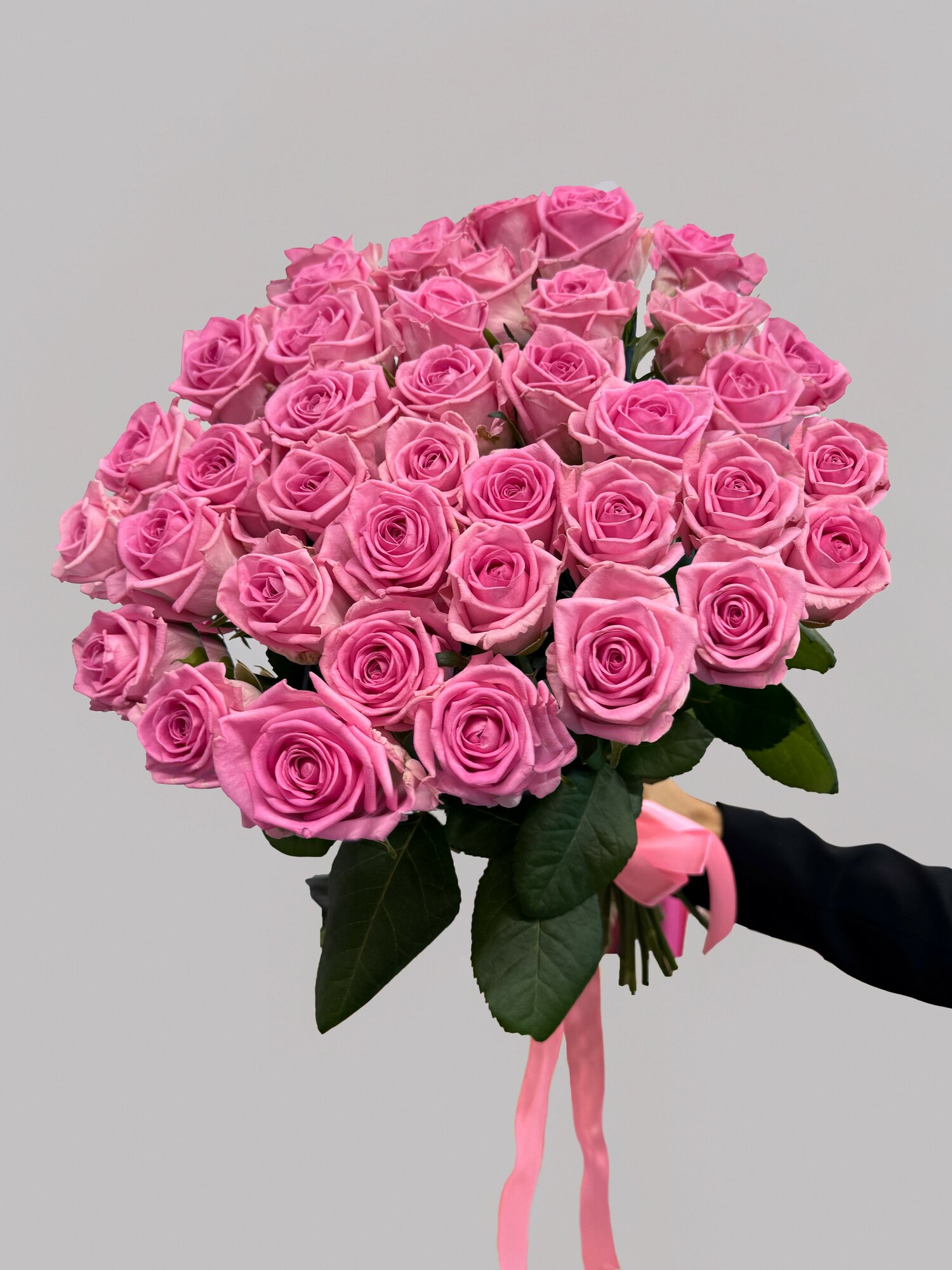 Букет живых цветов, розовые розы 35 шт 50 см. "Ревайвал", флау стор