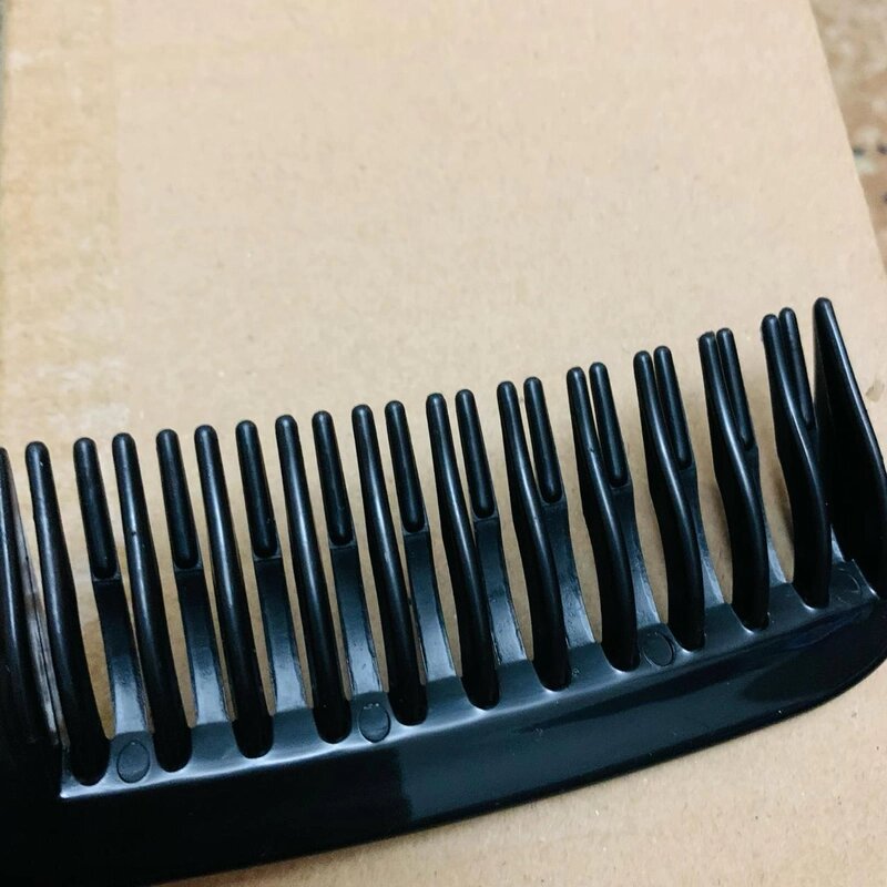 Расчёска для волос. Расческа для волос двойные зубчики. расчёска плоская с ручками