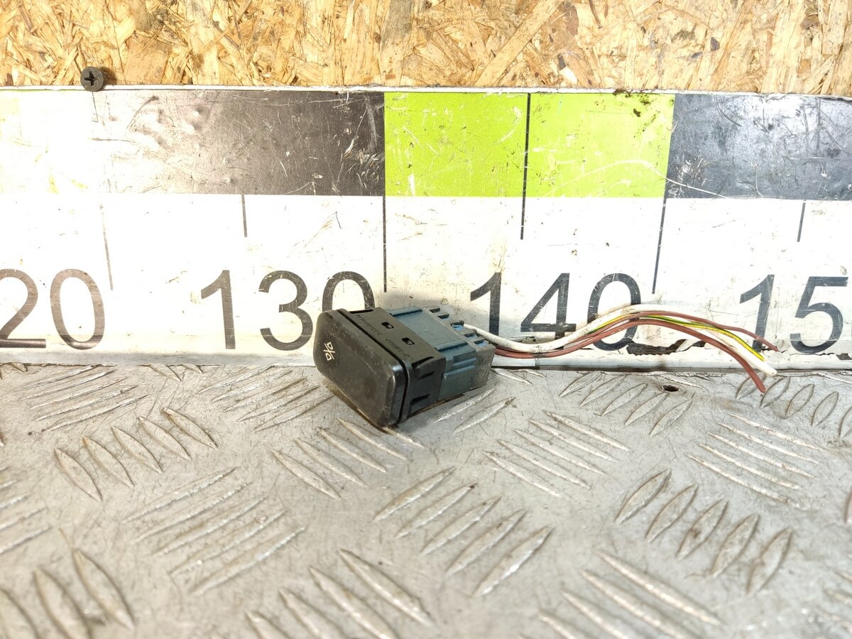 Кнопка стеклоподъемника PEUGEOT 406 1995-1999 9619585377