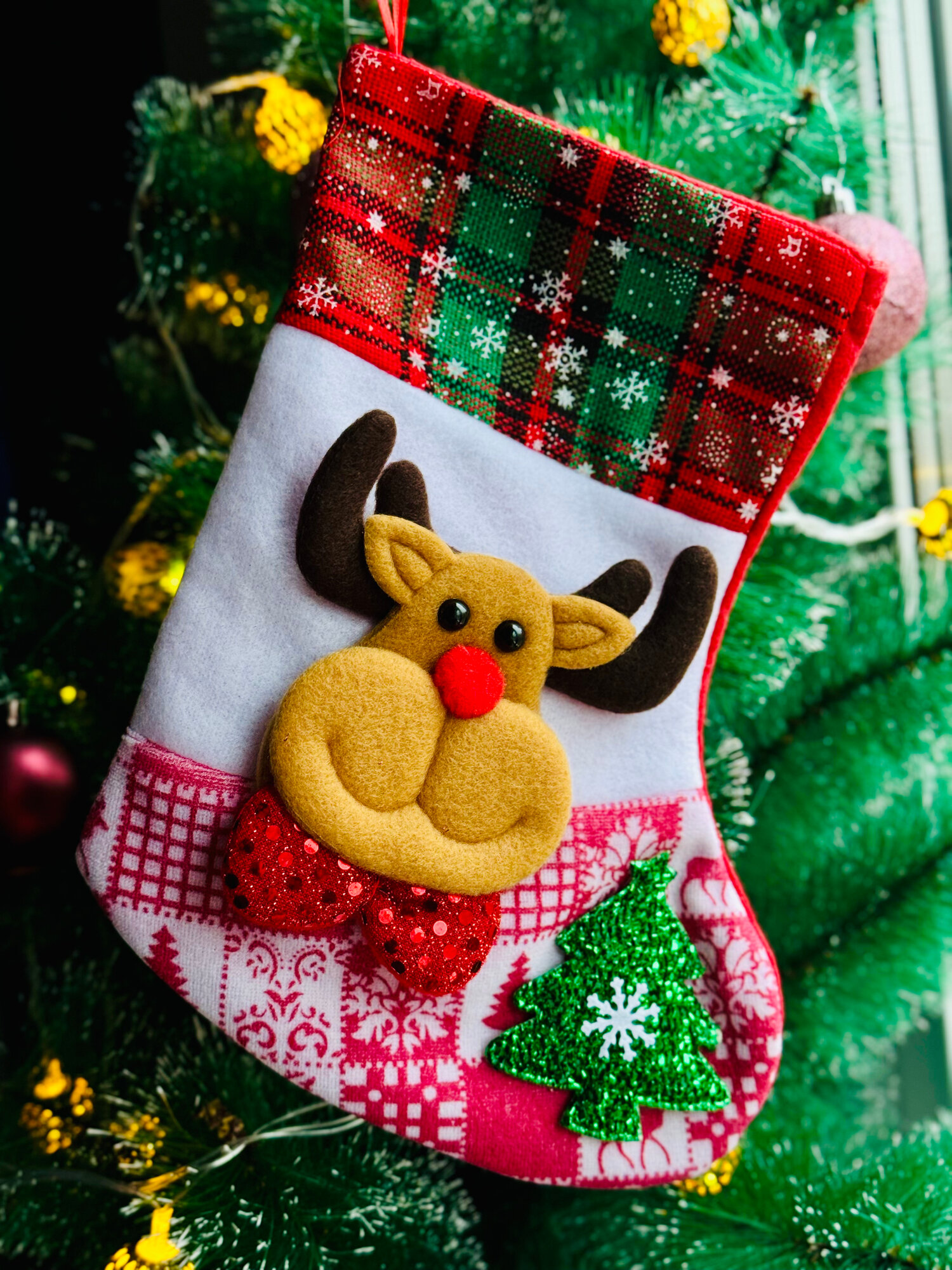 Новогодний носок "Олень" для подарков и украшения интерьера дома
