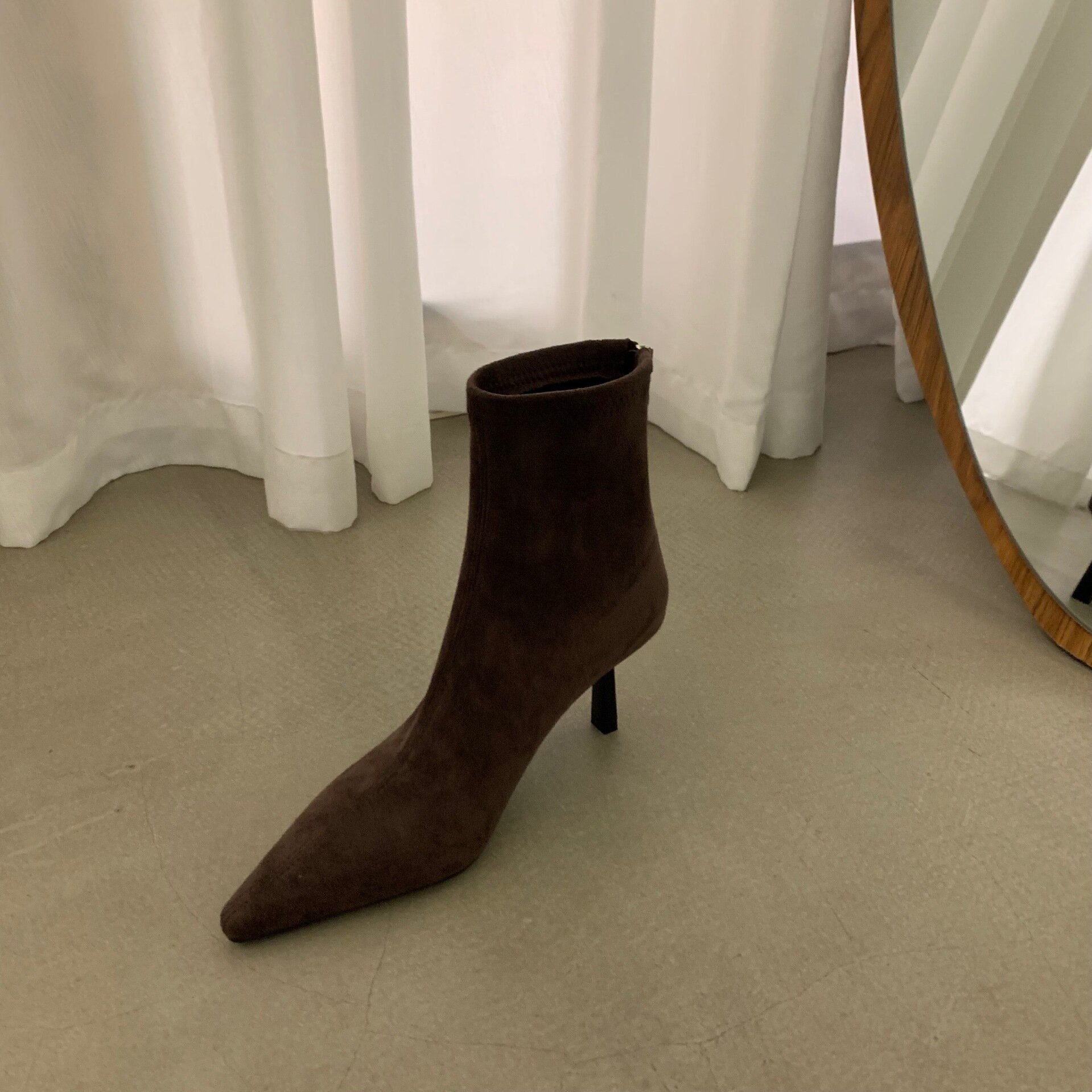 MOOCIE Женские замшевые узкие ботильоны с острым носком на высоком каблуке, новинка 2025 года, бархатные ботильоны в корейском стиле на осень и зиму