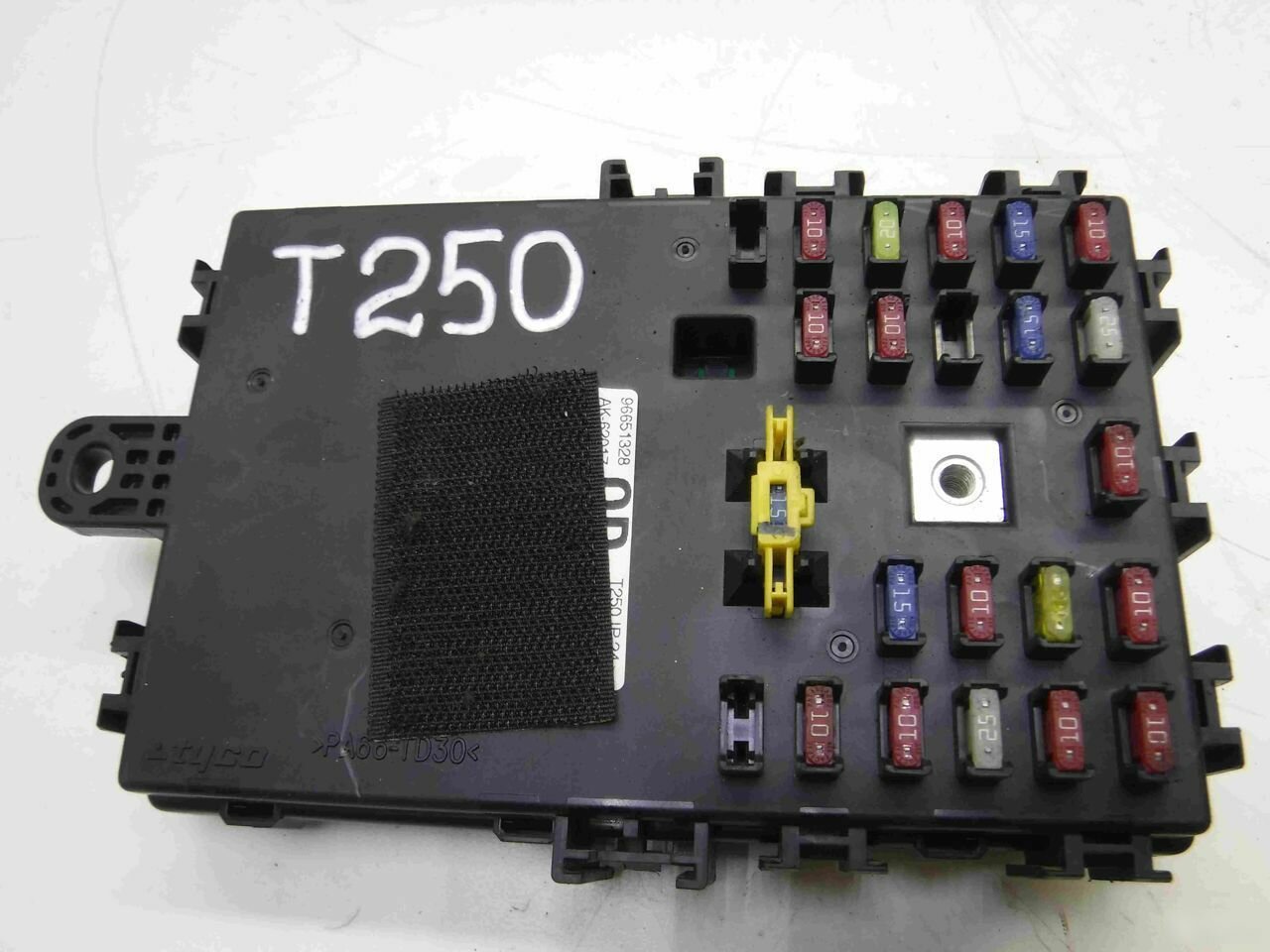 Блок предохранителей Chevrolet Aveo I рестайлинг (2006—2012) 96651966