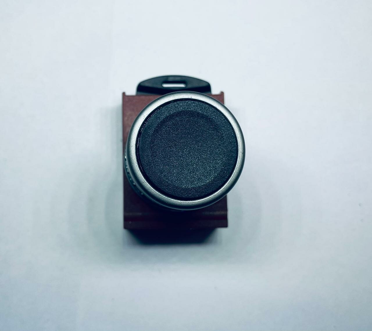 P9MPNNG Кнопка металлическая, черный толкатель, General Electric 184000