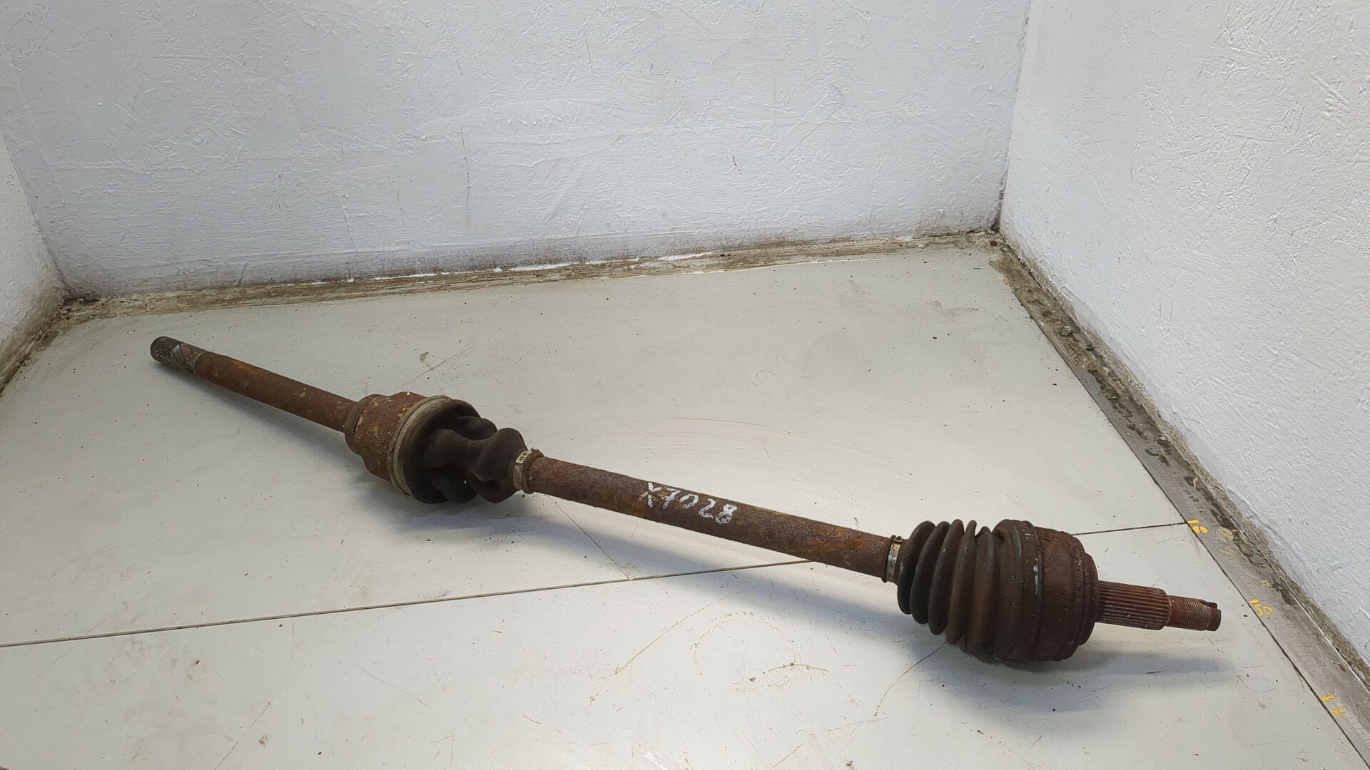 Полуось (вал, шрус) правая передняя Renault Master 2010- Б/У