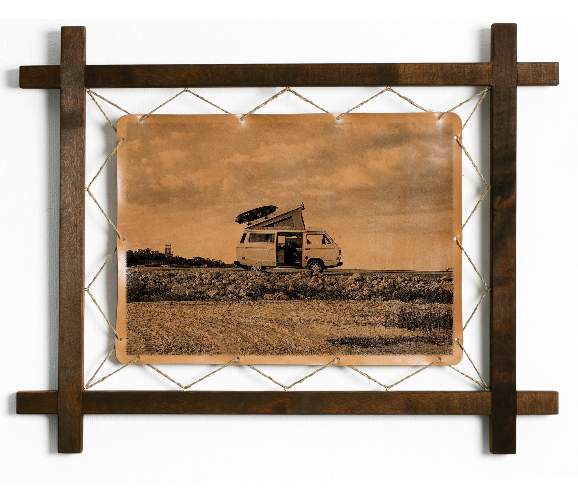 Картина интерьерная из кожи "Дом на колёсах", BoomGift