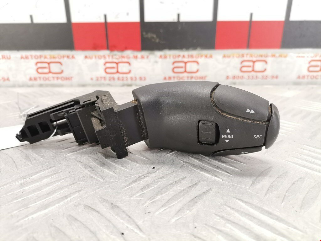 Переключатель подрулевой управления магнитолой Peugeot 308 96666832ZD арт. 792039