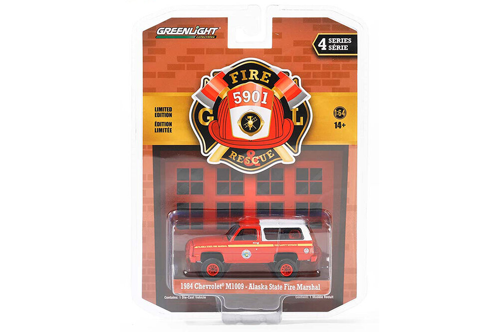Модель коллекционная GREENLIGHT Chevrolet M1009 4X4 "alaska state fire marshal" (пожарный) 1984 (длина модели 6-10 см)