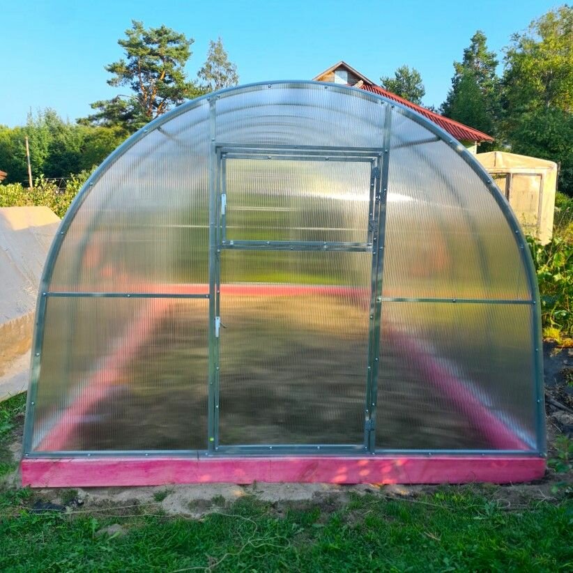 Теплица Агроном 3х8 м с поликарбонатом, шаг дуги 65 см, арочная, оцинкованная
